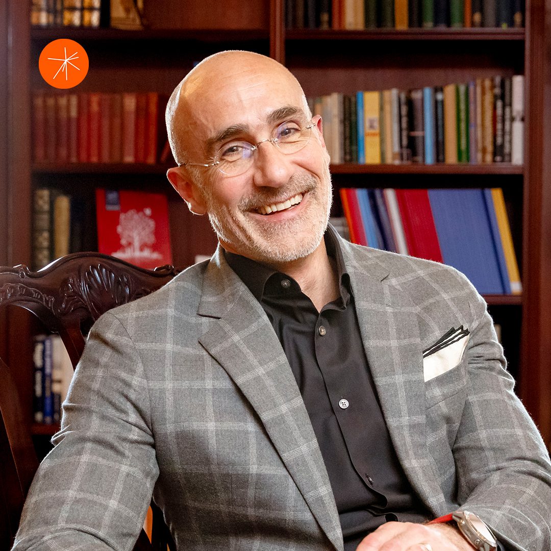 Happier-ness with Arthur Brooks - Simon Sinek